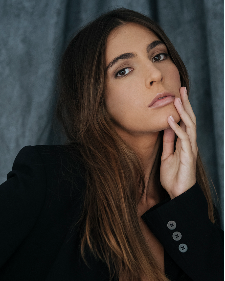 MIRA MODEL Camila Ar commercial model brunette